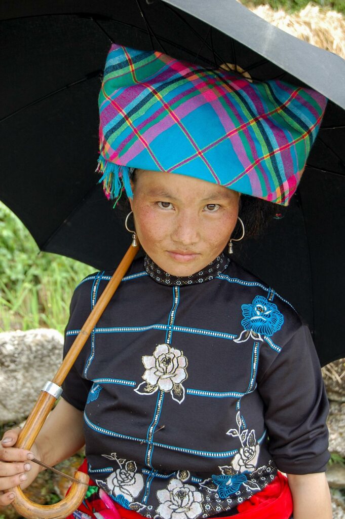 Into the Mist with Sapa's Authentic Hill Tribe Culture - Travelogues ...