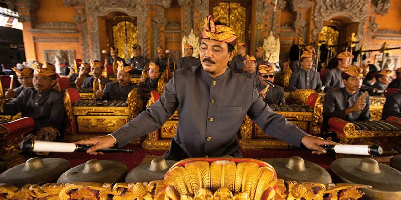 Music and Dance in Indonesia - Travelogues from Remote Lands