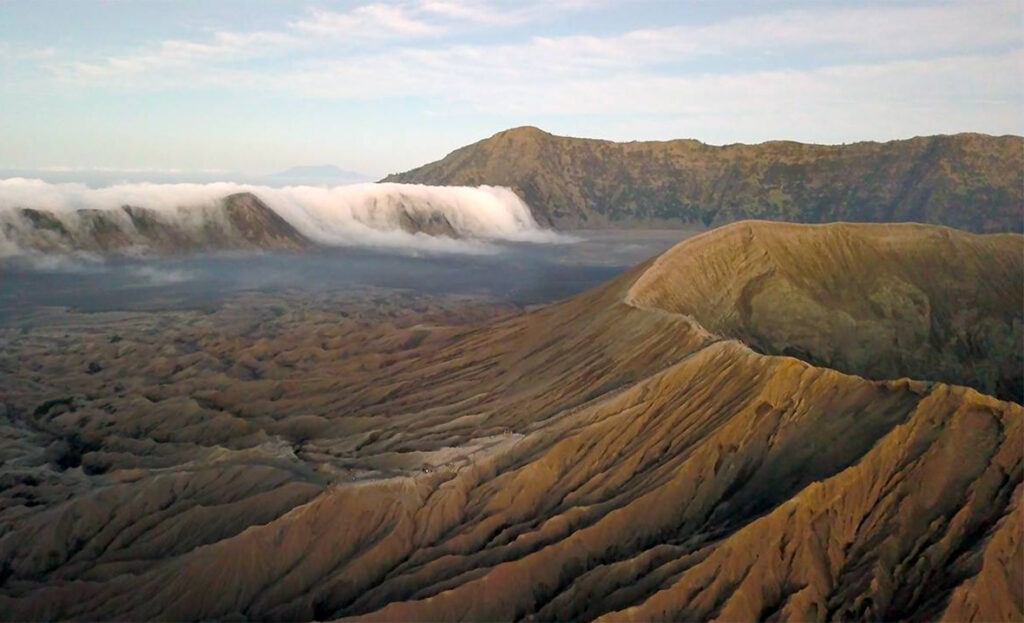 Video: The Breathing Volcano of Bromo - Travelogues from Remote Lands