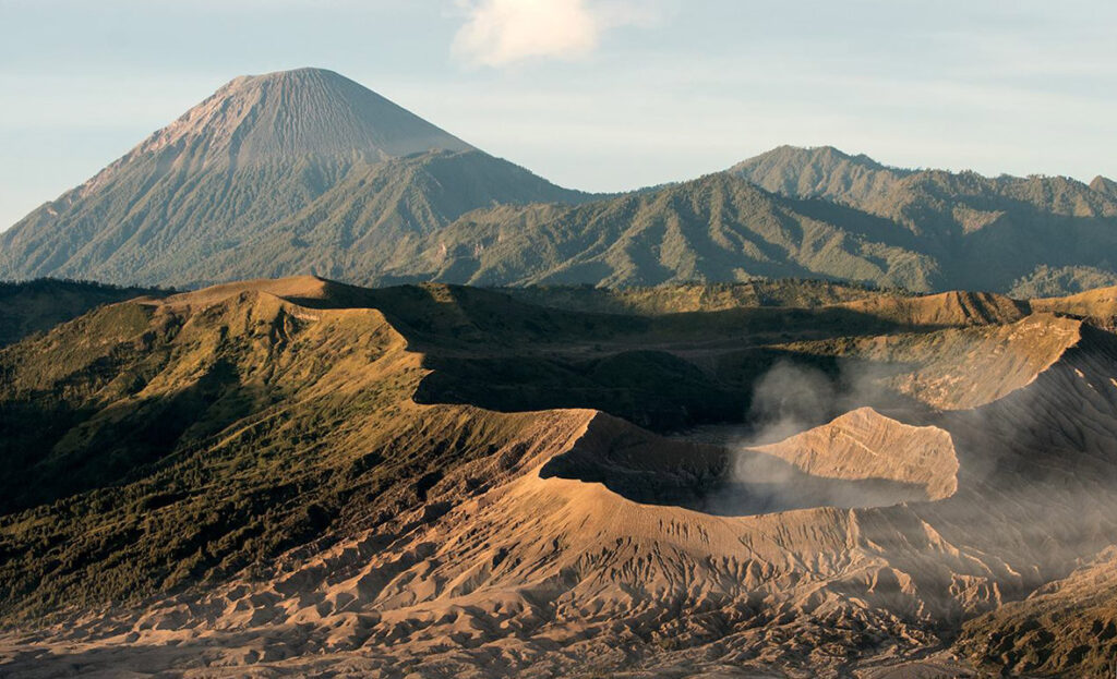 Video: The Breathing Volcano of Bromo - Travelogues from Remote Lands