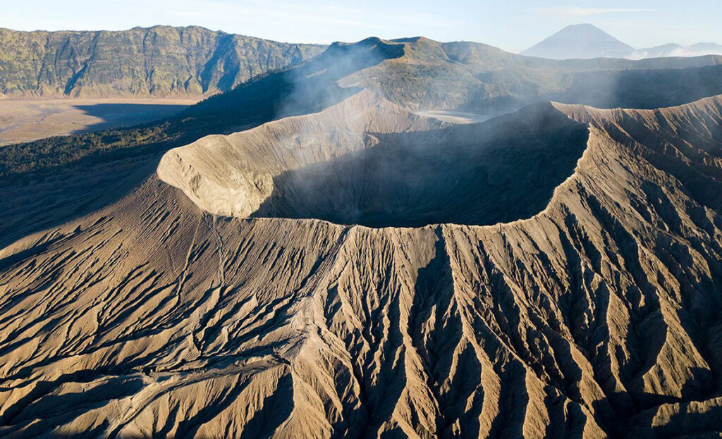 Video: The Breathing Volcano of Bromo - Travelogues from Remote Lands