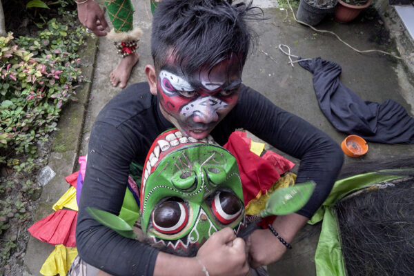 Jaranan in Java: Exorcism in the Volcano's Shadow - Travelogues from ...