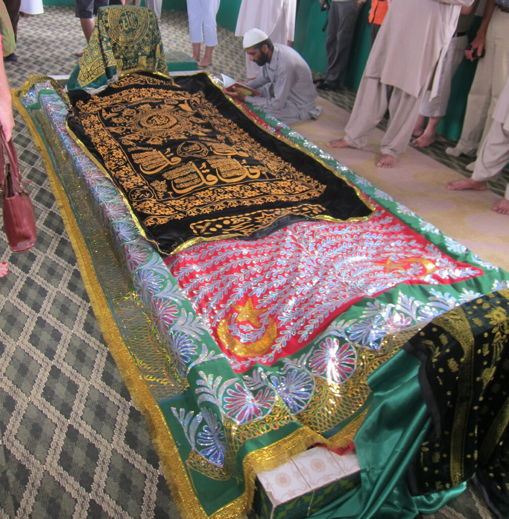 4 Reasons You Don’t Want to Miss Salalah this Fall - Travelogues from ...