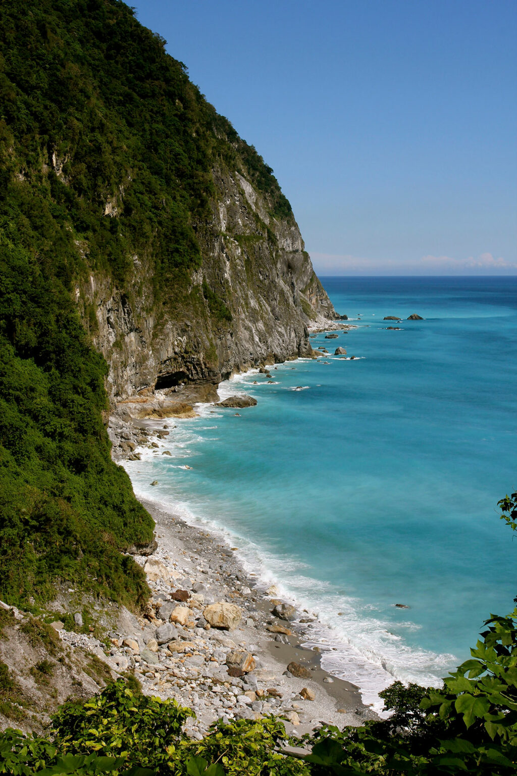 Cycling Formosa: The Long Way Around Taiwan - Travelogues from Remote Lands