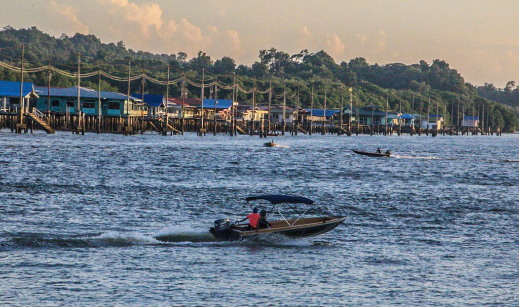 City on Stilts: A Journey through Kampong Ayer - Travelogues from ...
