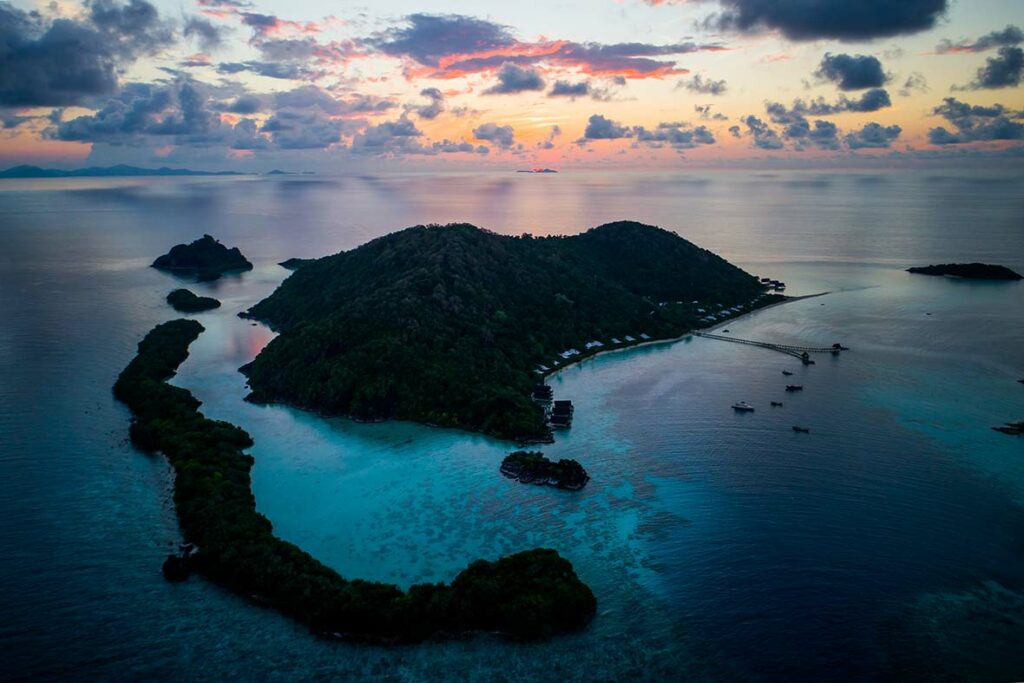 Bawah Adds Second Seaplane to Run Seven Days a Week - Travelogues from ...