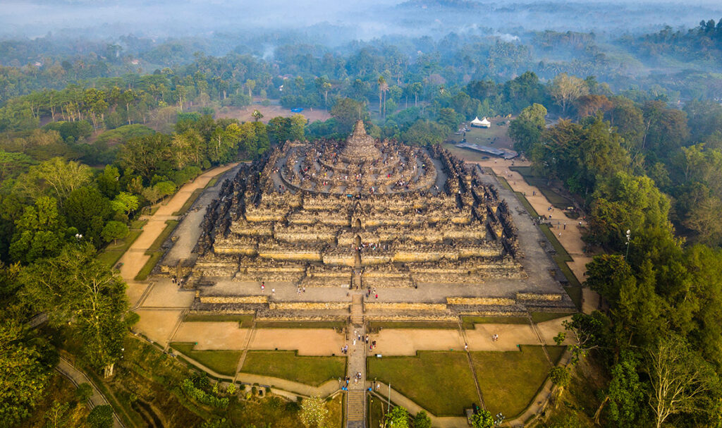 Victoria Hilley on Summer Adventures Through Indonesia - Travelogues ...