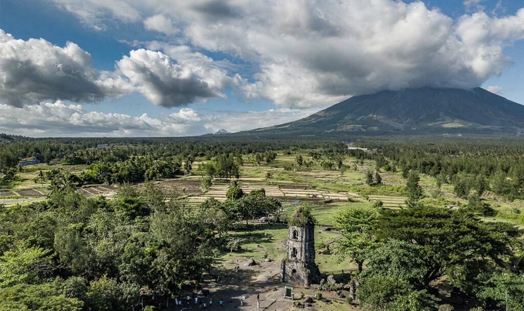 Mount Mayon: In the Shadow of the Most Active Volcano in the ...