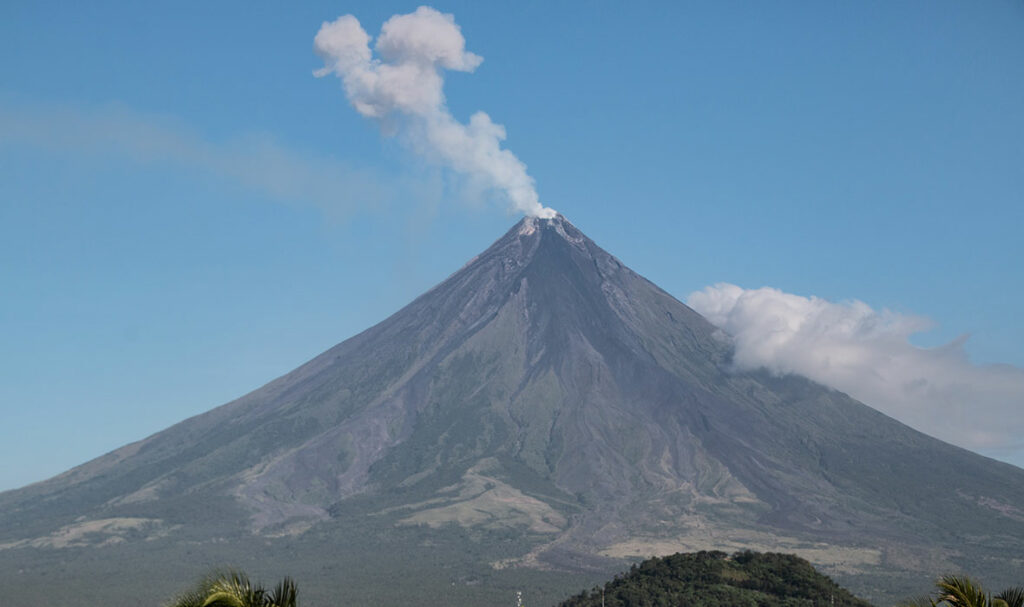Mount Mayon: In the Shadow of the Most Active Volcano in the ...