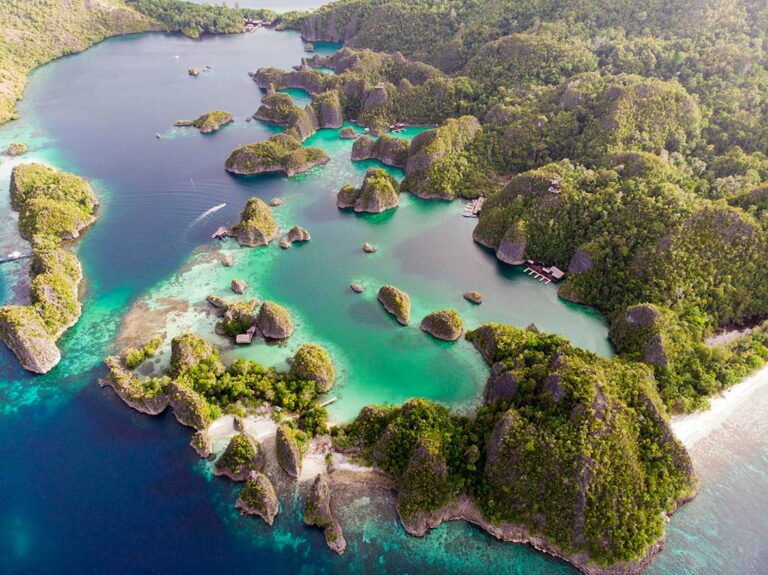 Five Otherworldly Nature Experiences in Raja Ampat - Travelogues from ...