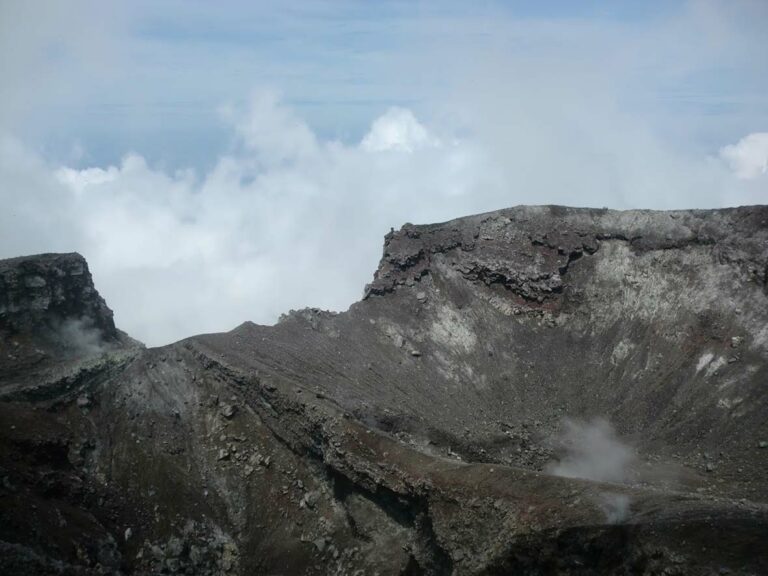 Ternate and Tidore: A Short History of the Spice Islands - Travelogues ...