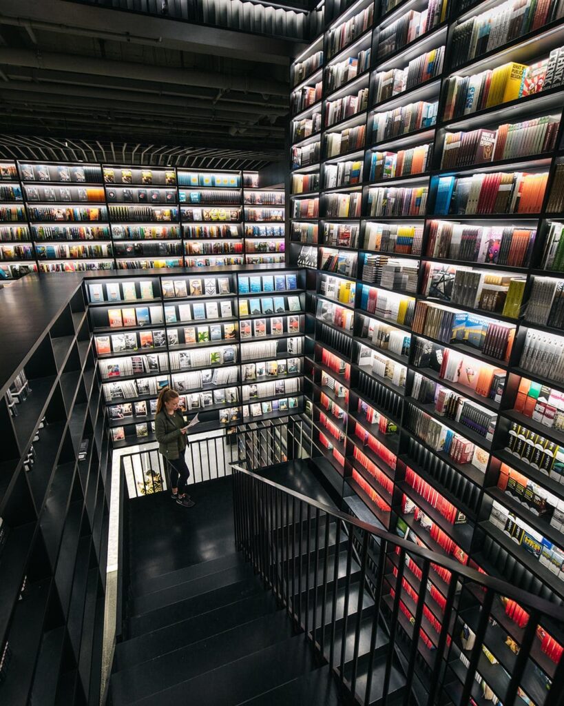 5 Unbelievably Instagrammable Bookstores in China - Travelogues from ...