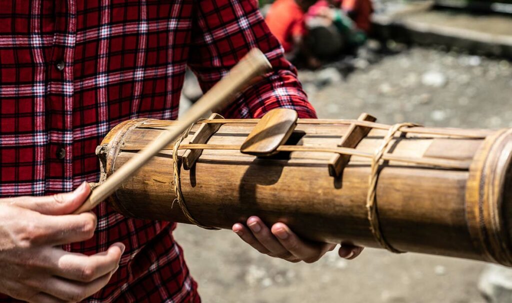 The Last Bamboo Musician in Abra - Travelogues from Remote Lands