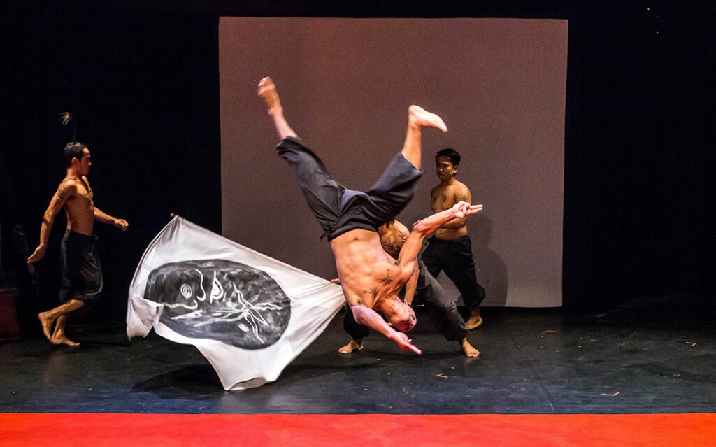 Tales of the Phare: The Story of the Cambodian Circus at Siem Reap ...
