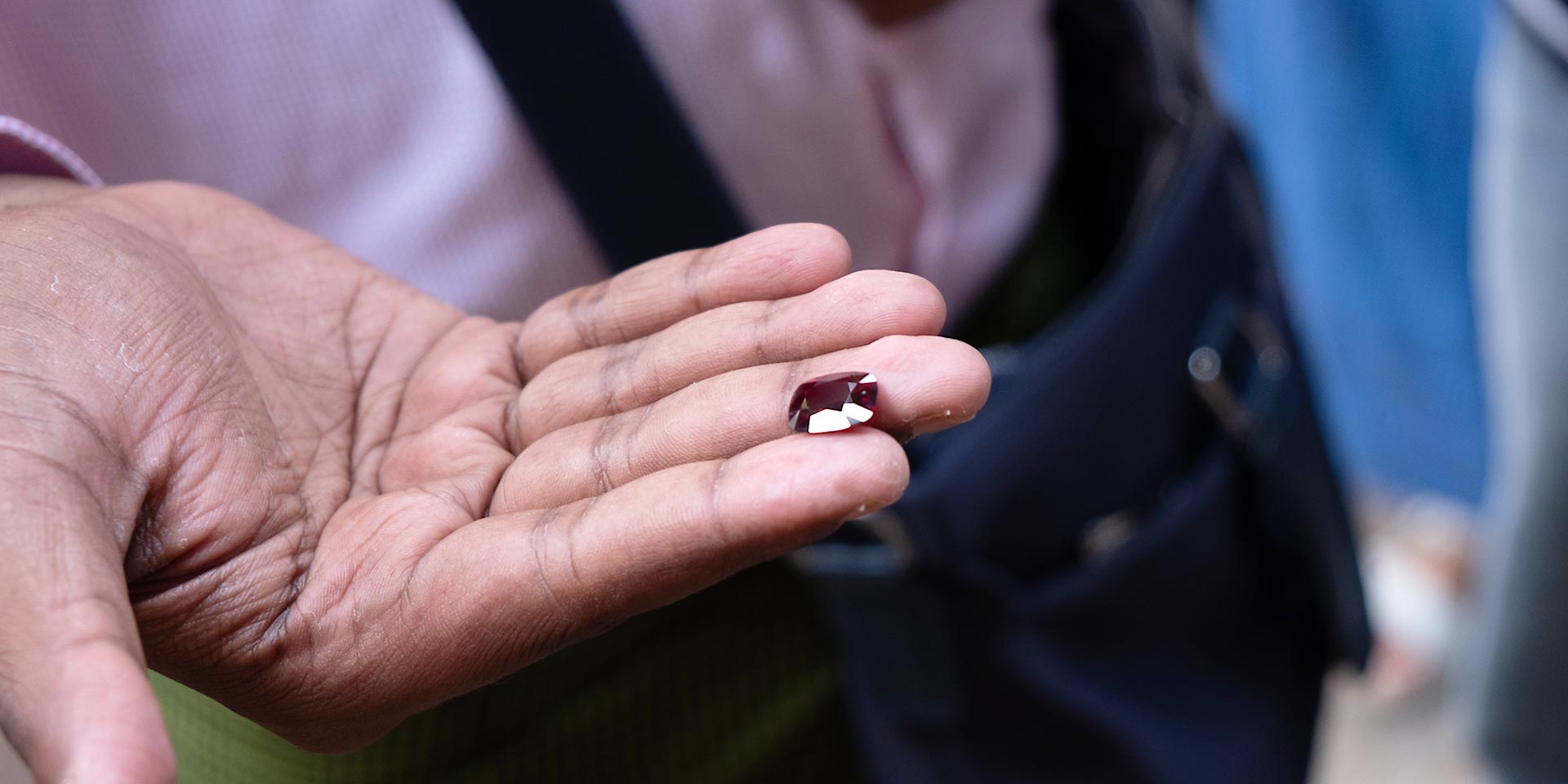The mysterious world of Yangon’s gem traders - Travelogues from Remote ...