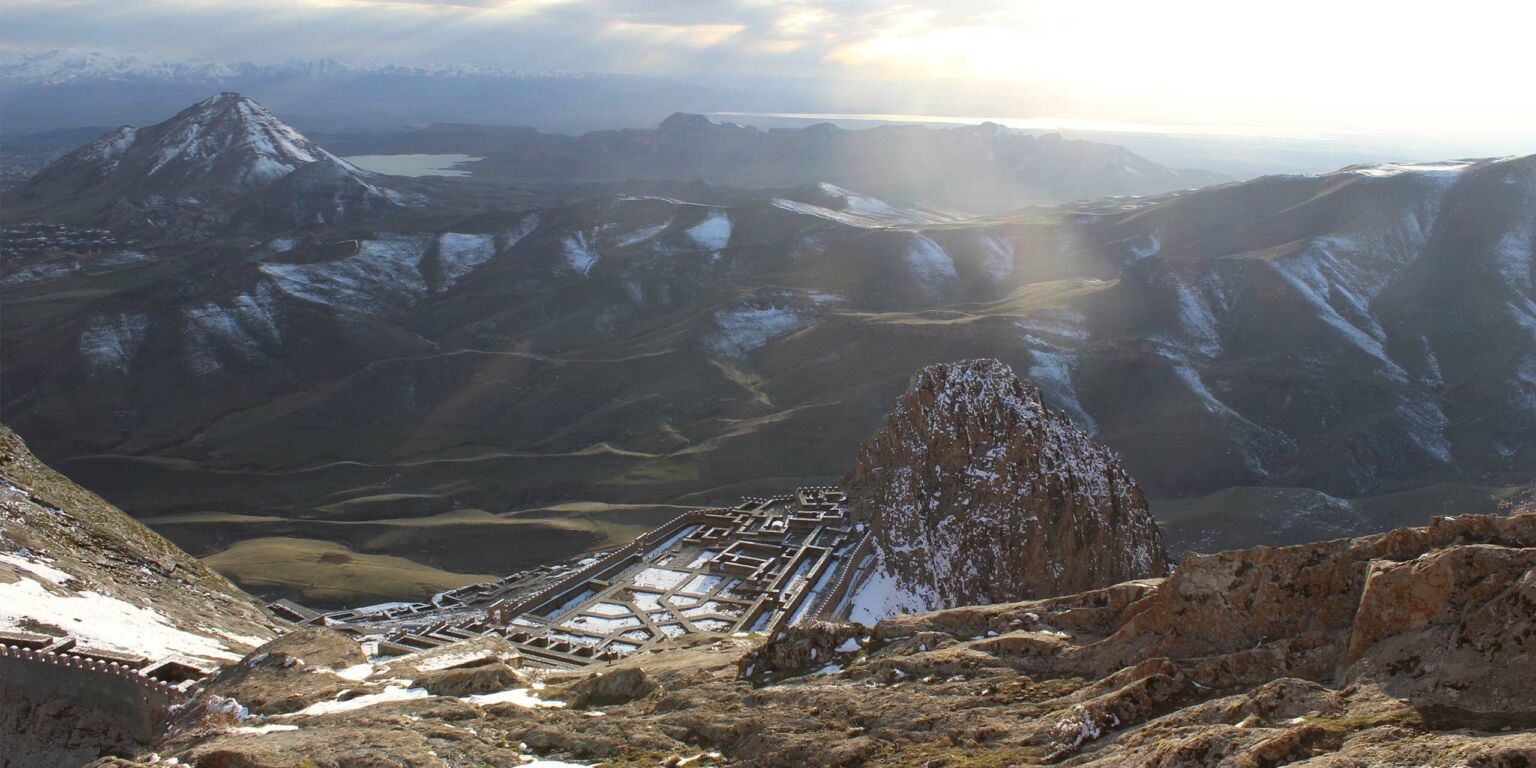 Alinja Castle: The Machu Picchu of the Caucasus? - Travelogues from ...