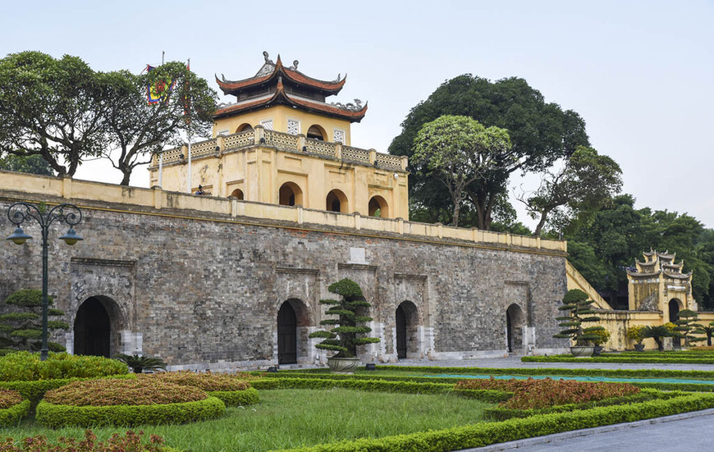 Fabulous Fortresses - Travelogues from Remote Lands