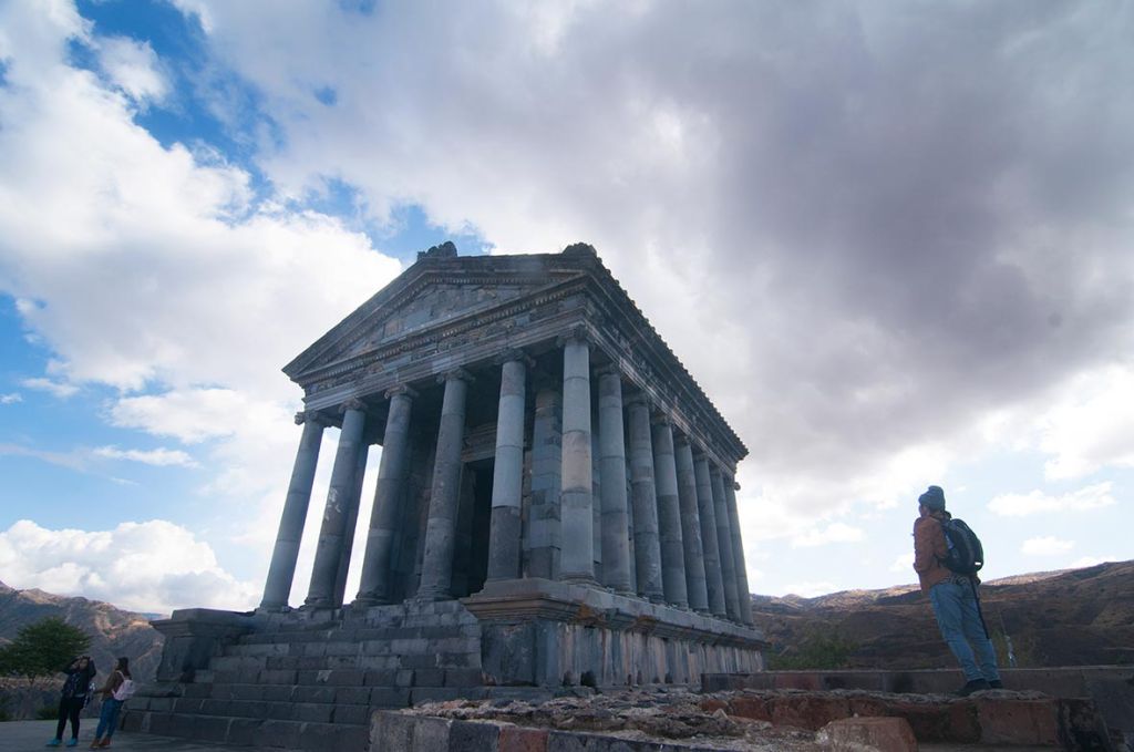 Holy Trails - Travelogues from Remote Lands