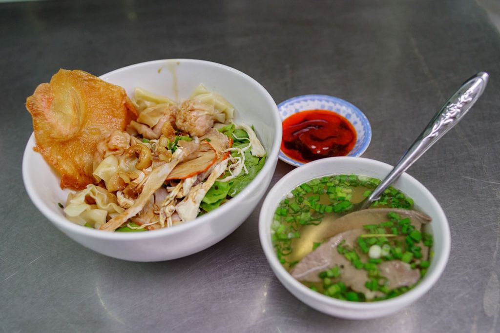 Chowing down in Cholon - Travelogues from Remote Lands