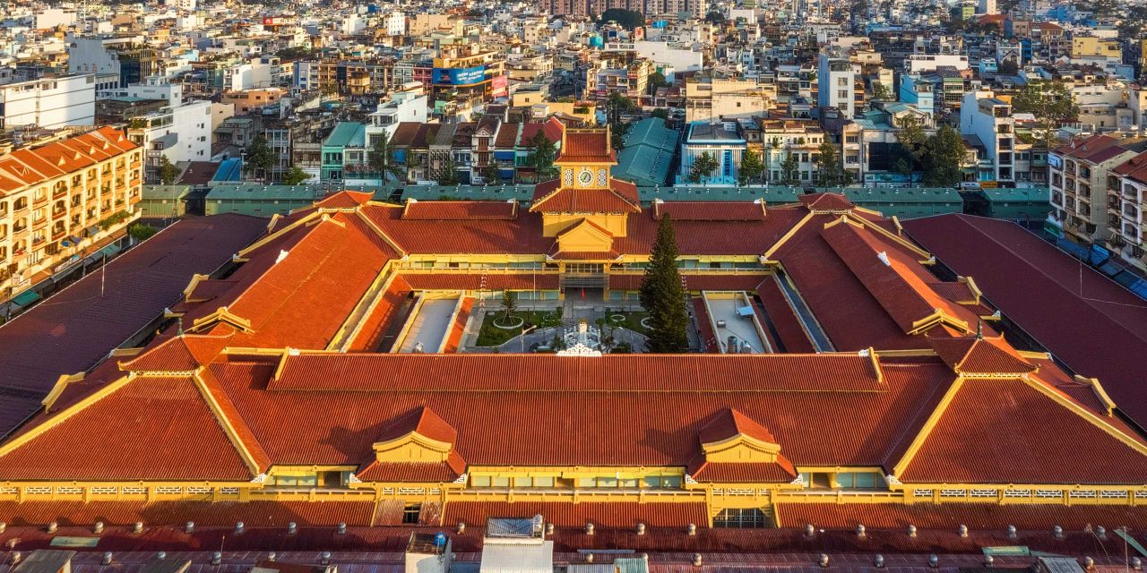 Chowing down in Cholon - Travelogues from Remote Lands