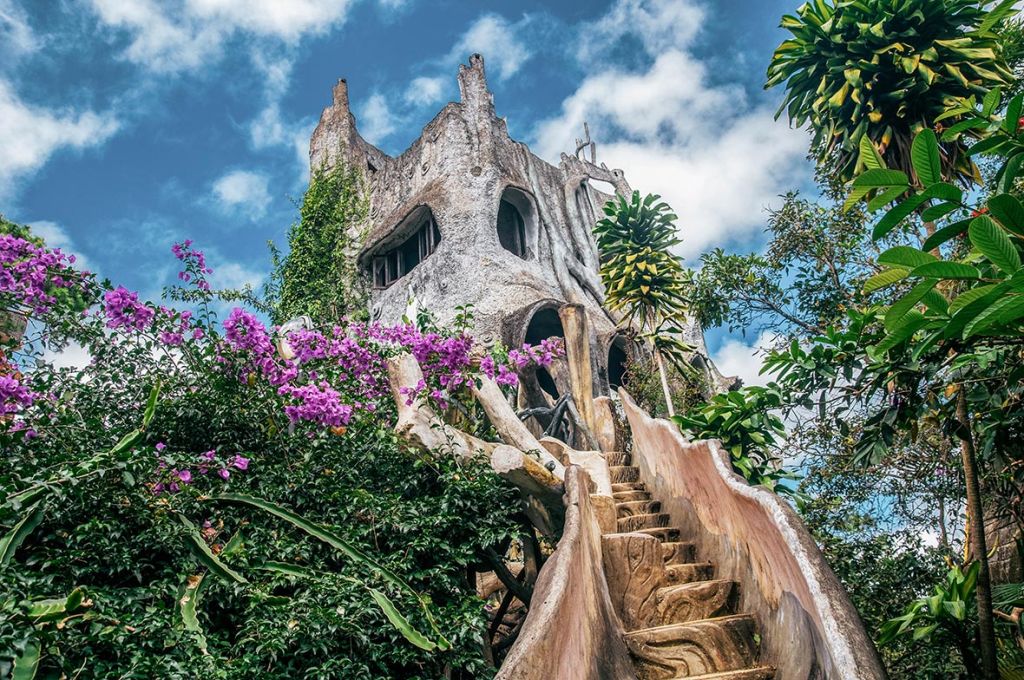 Adventure Central - Travelogues from Remote Lands