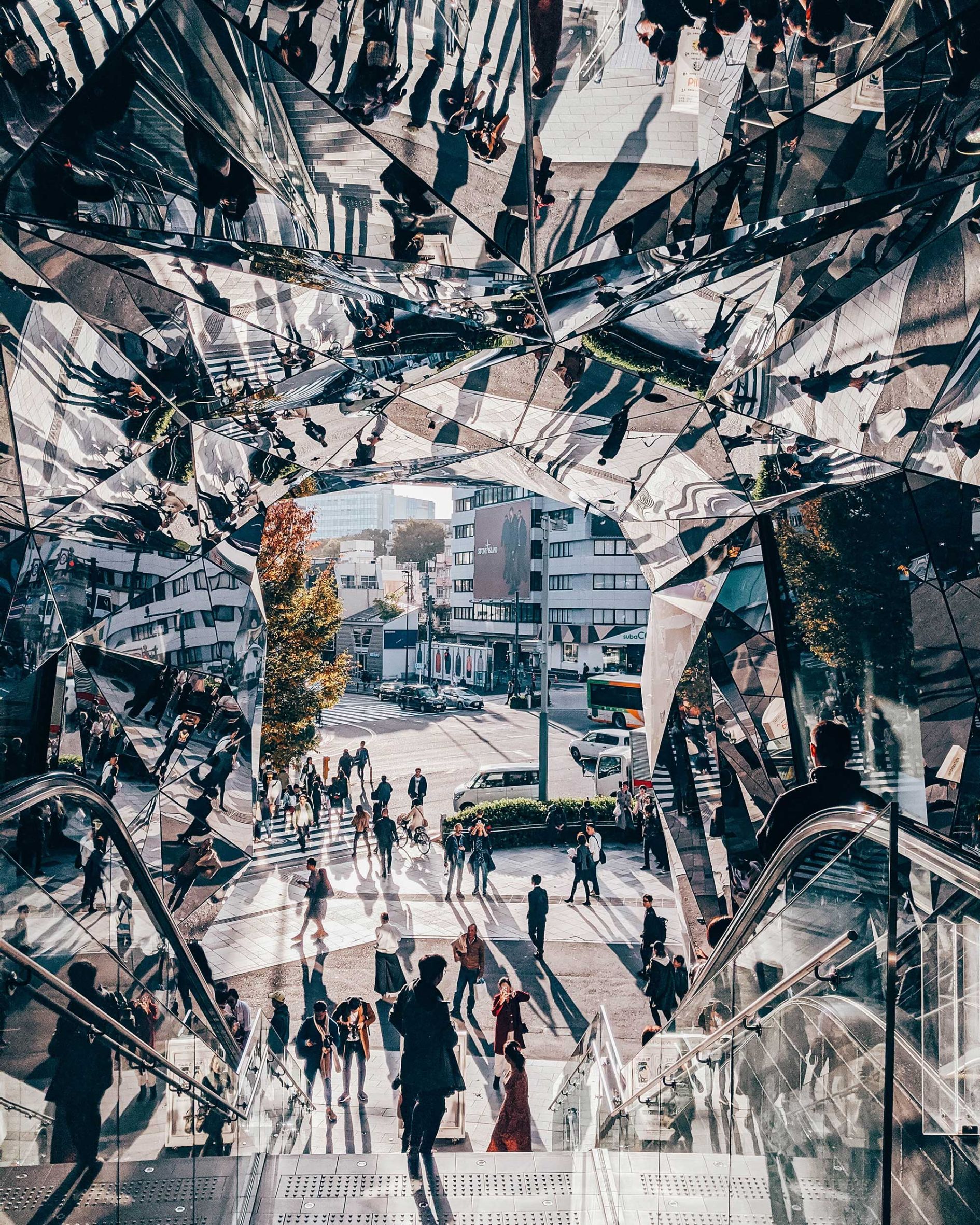 City of Contrasts - Travelogues from Remote Lands