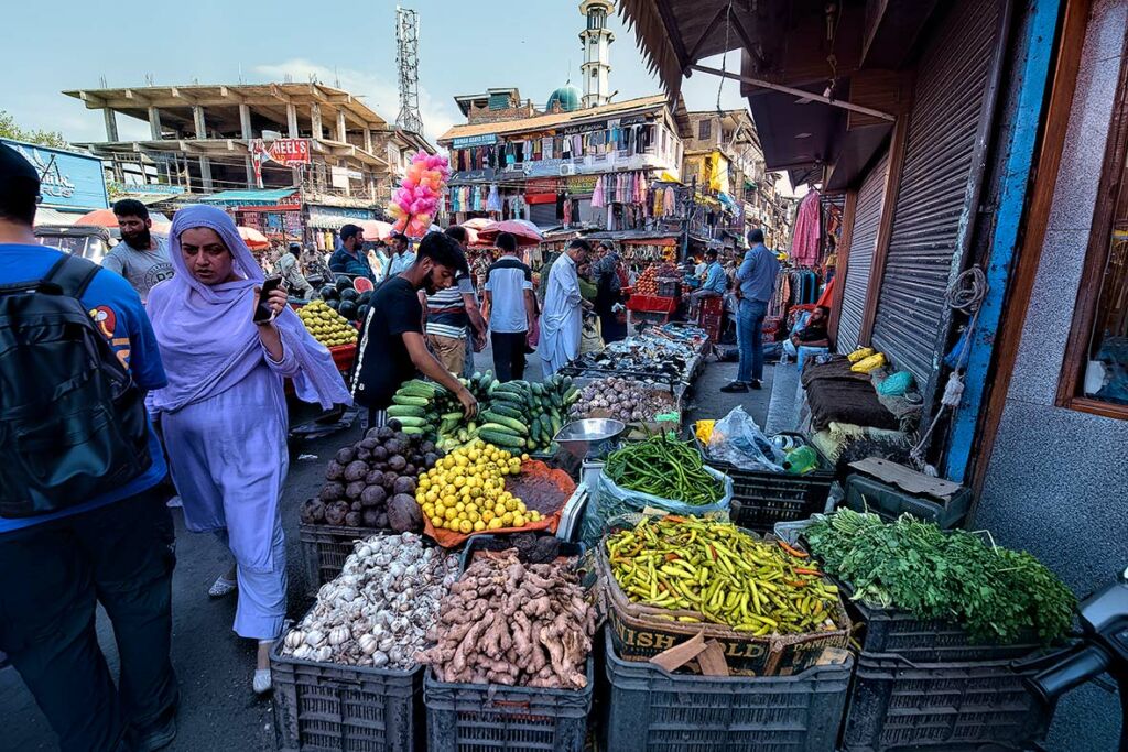 Dal Tales - Travelogues from Remote Lands